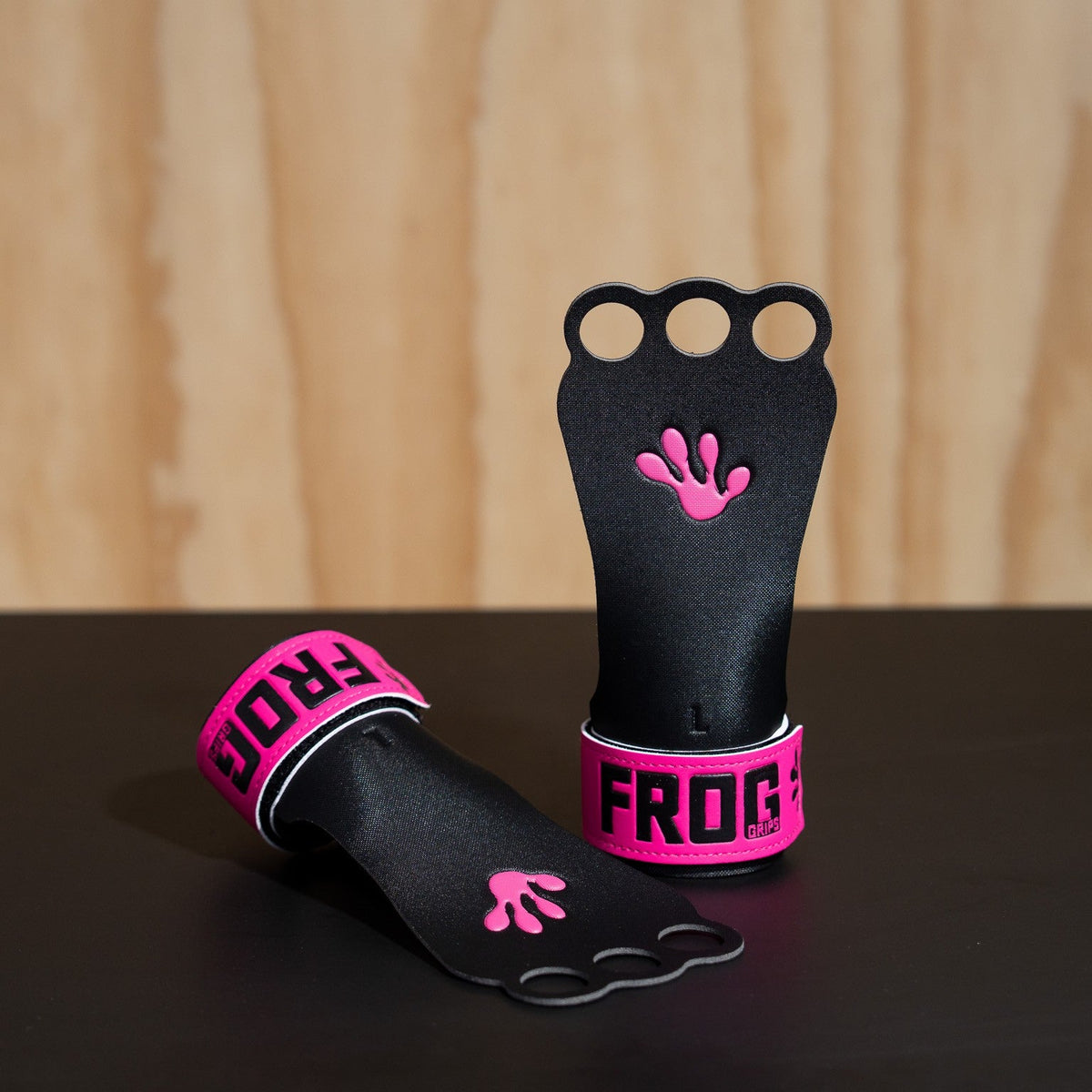 Frog Grips Base Chalk-Ready Fingerhole Gymnastic Grips – Frog Grips ...